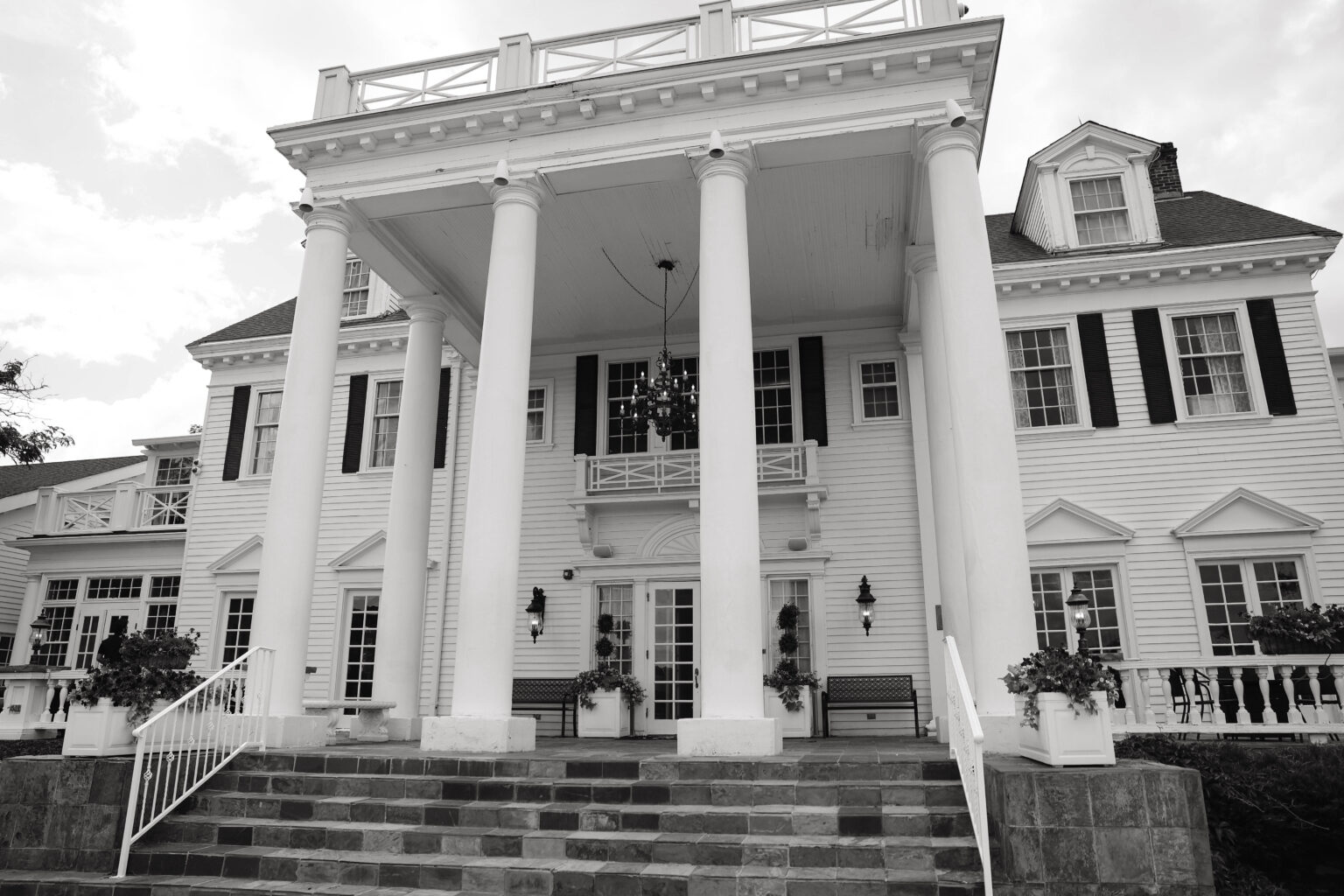 A Beautiful Wedding at The Manor House in Colorado ...